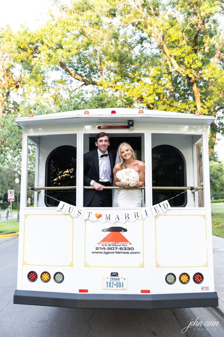 Vendor Gratuity Guide: Know Who & How Much to Tip - Allday Events